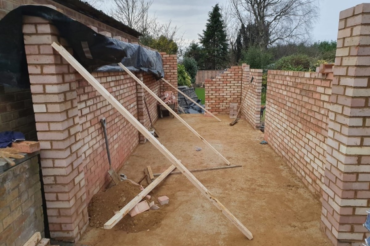 Bricklaying Services in Reading - Walling, Pillars, Garages and more